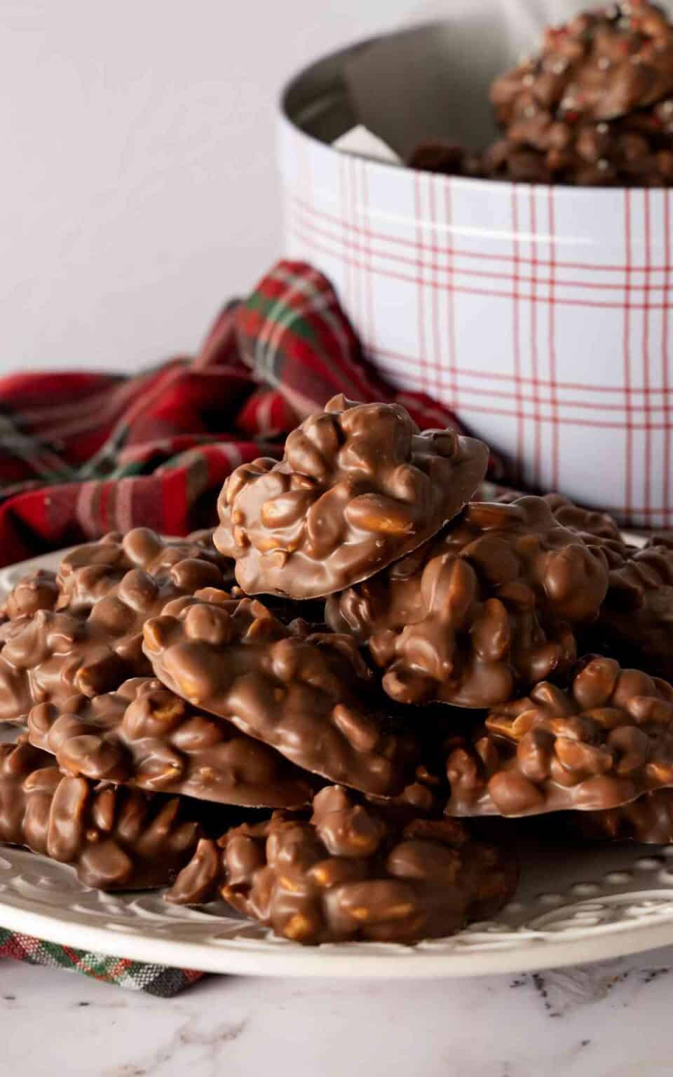 Delicious Peanut Clusters: Easy Slow Cooker Recipe - Popular Recipes