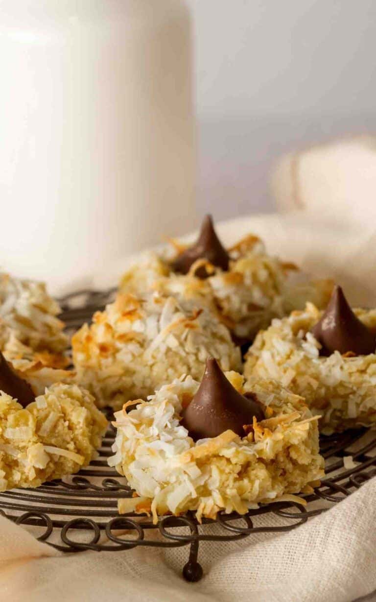 Macaroon Cookies with Kisses - Popular Recipes